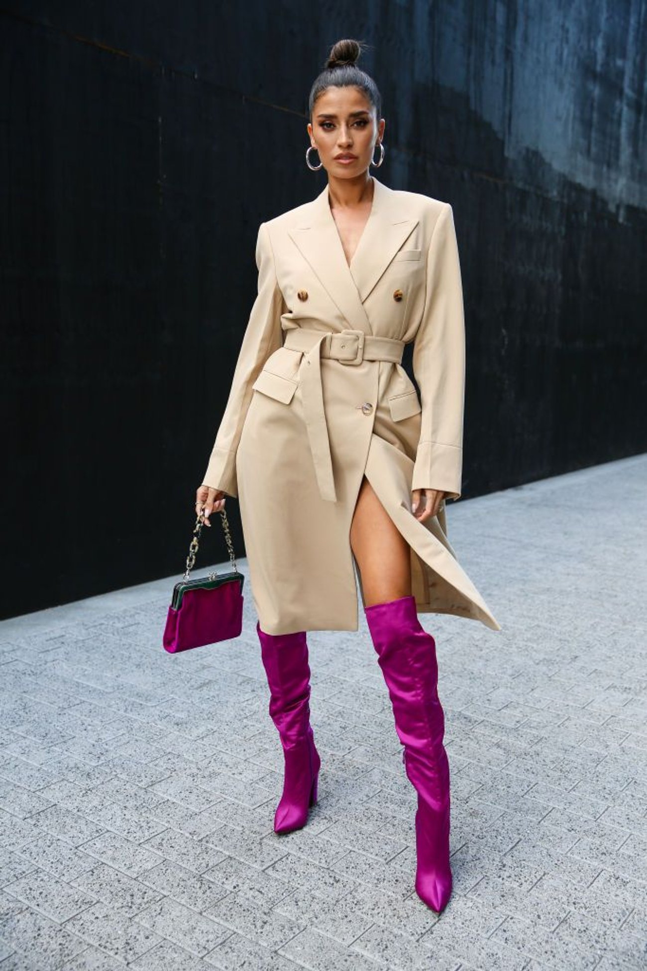 Welche Farbe passt zu Pink? So findest du das perfekte Outfit!