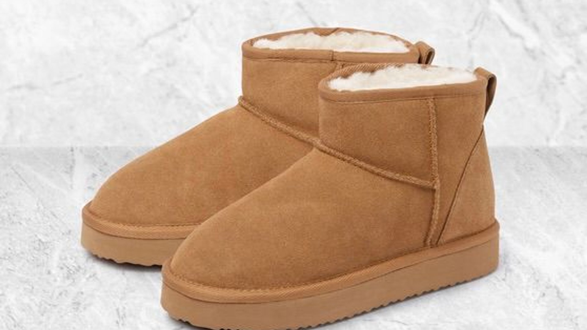 Aldi verkauft Boots, die UGGs zum Verwechseln ähnlich sehen – für 9 Euro!