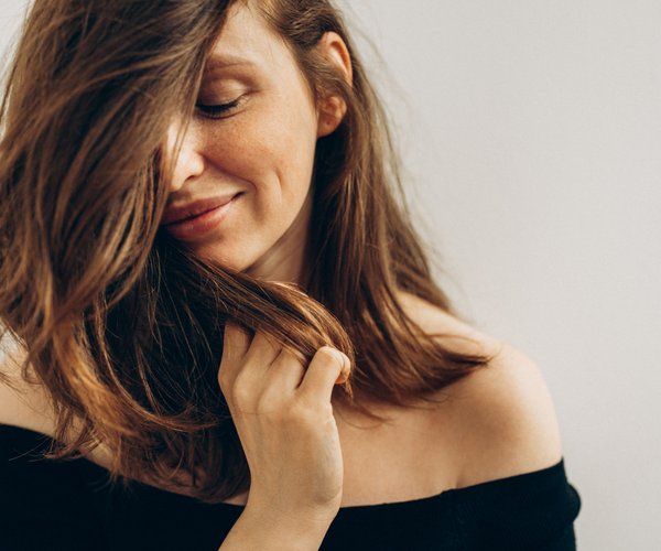 Shampoo mit Silikon: Ist es wirklich so schlecht für deine Haare?