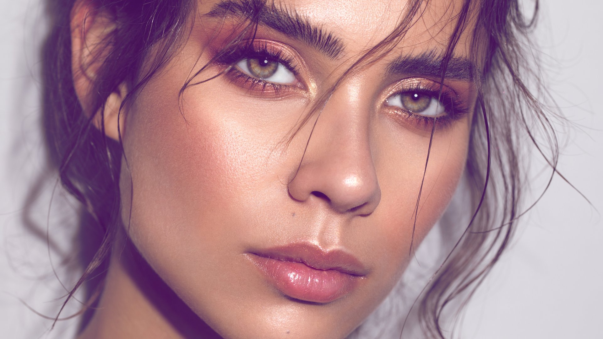 Dolphin Skin: So funktioniert der gehypte Make-up-Trend