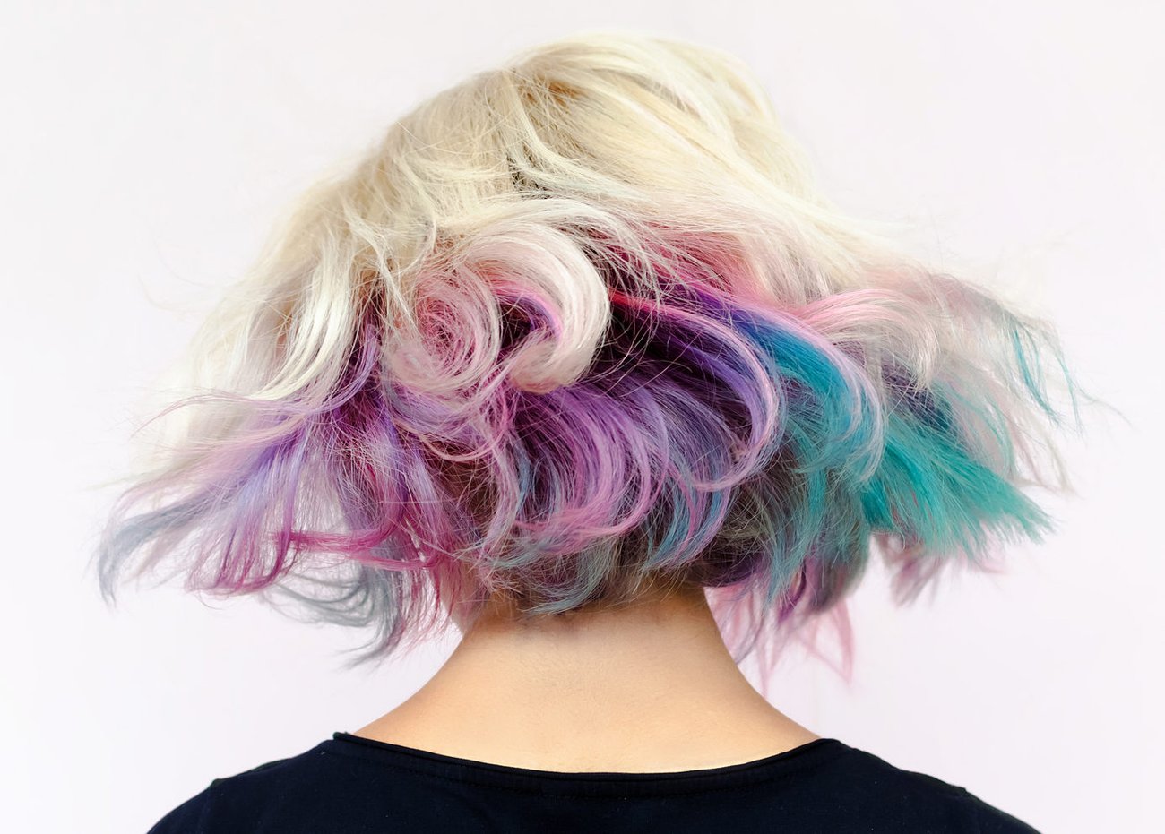 Haare bunt färben: Anleitung, Tipps & Tricks