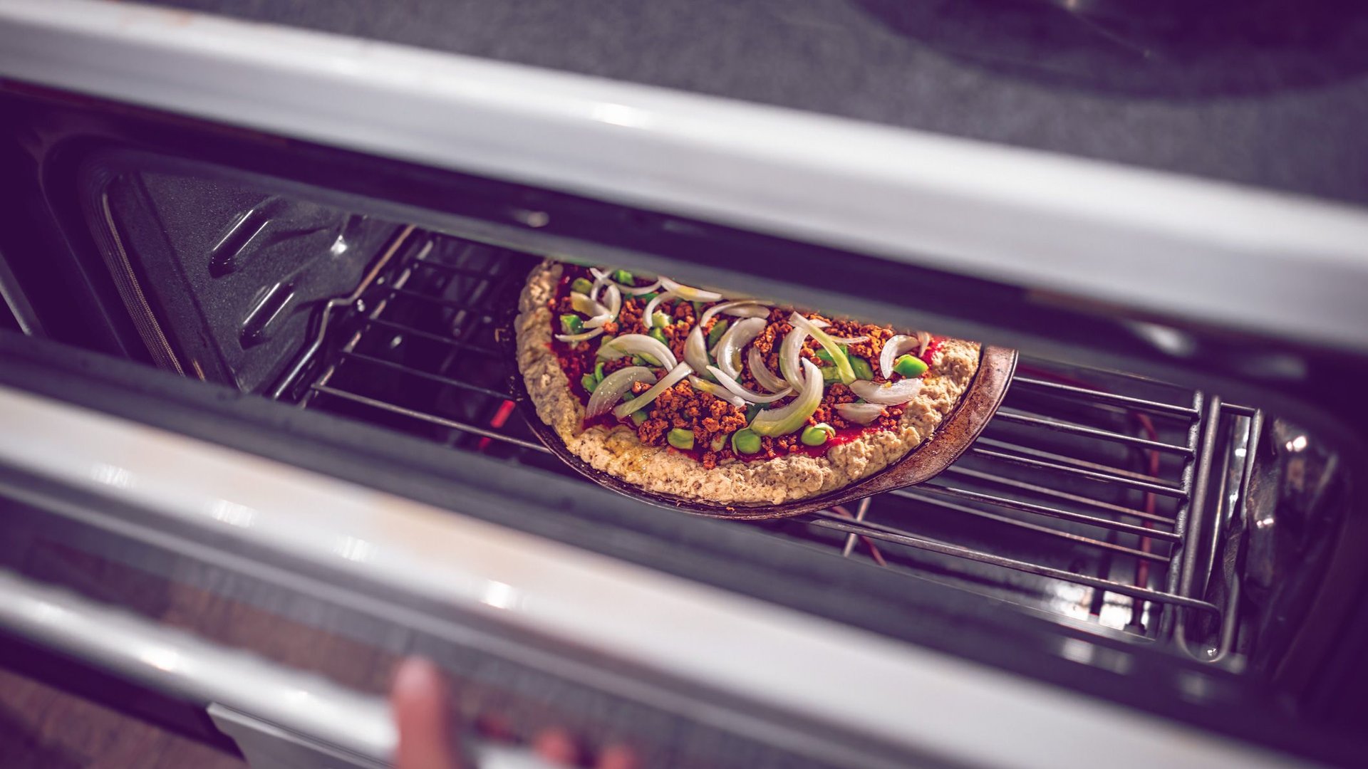 Stiftung Warentest checkt Tiefkühlpizza: Dieses Discounter-Produkt ist ...