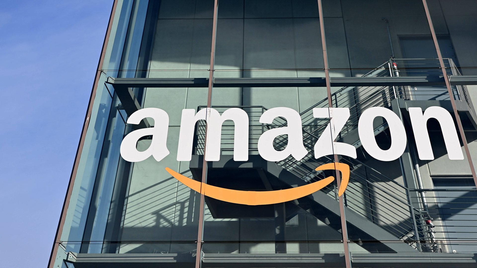 Skandinavisches Flair: Die Retro-Küchenstühle von Amazon im 4er-Set begeistern alle