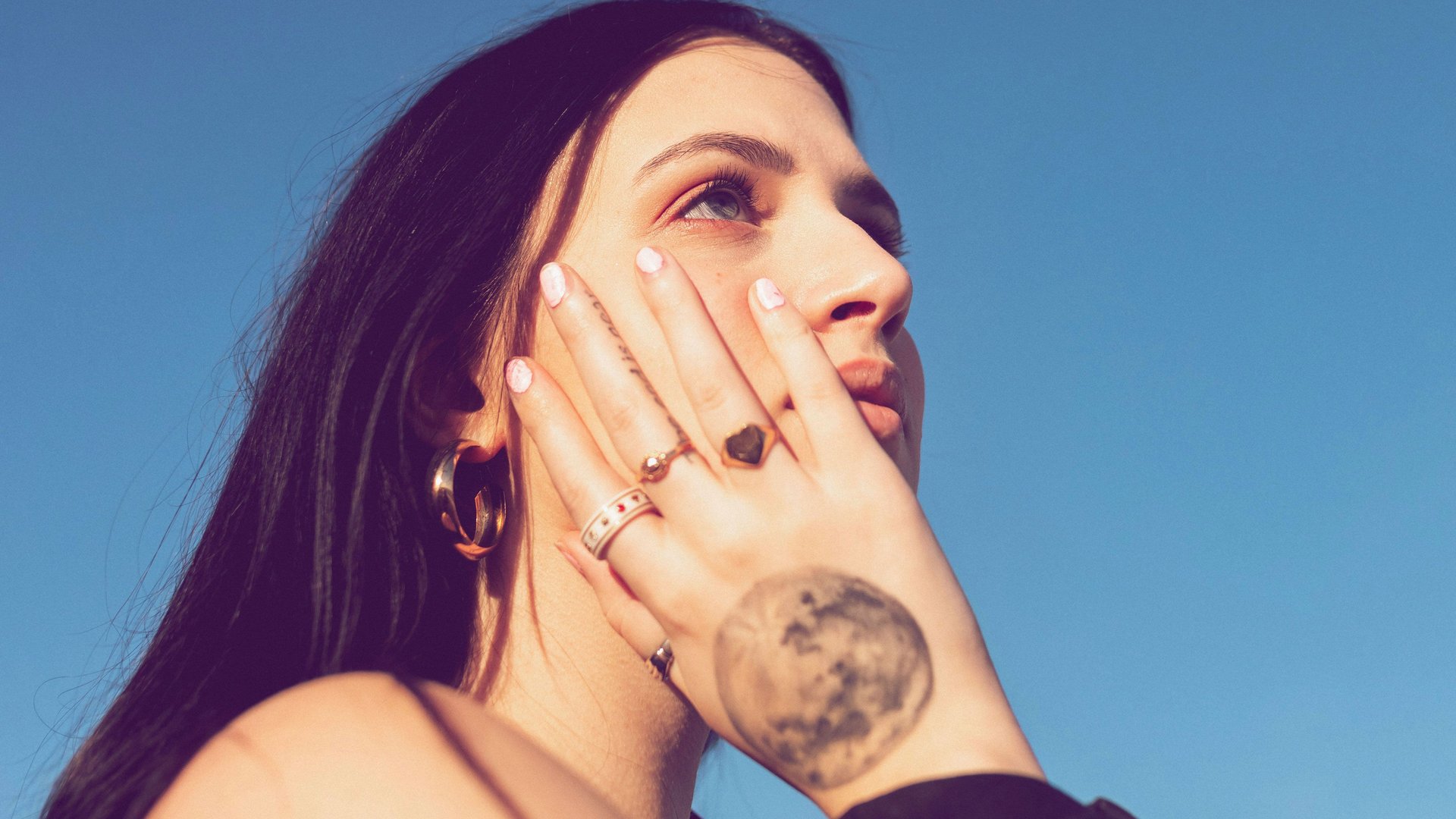 Mond-Tattoo: Die schönsten 5 Motiv-Ideen + Bedeutung