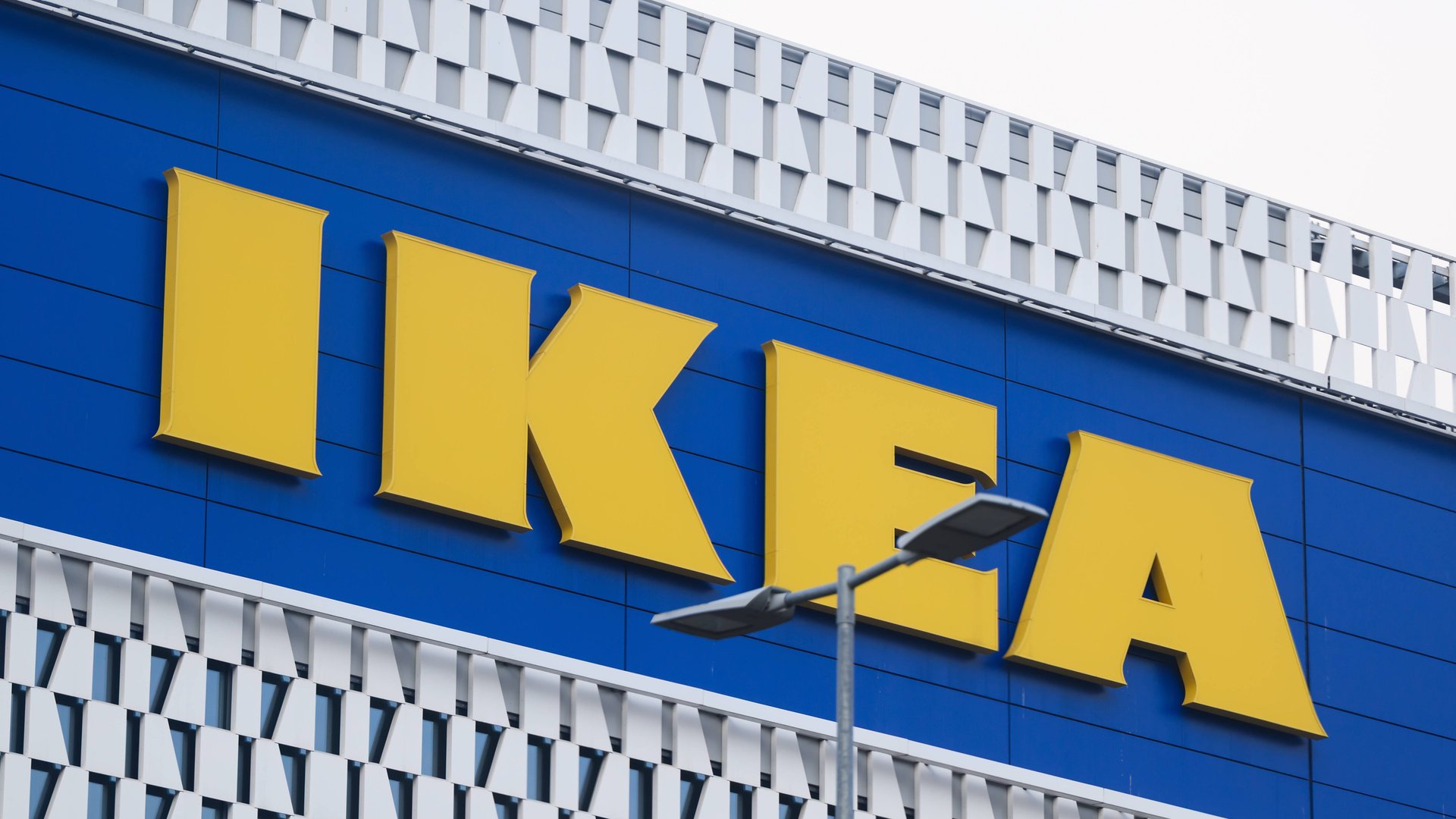 Chaos in Flur und Bad? Dieser Ikea-Hack löst dein Platzproblem sofort