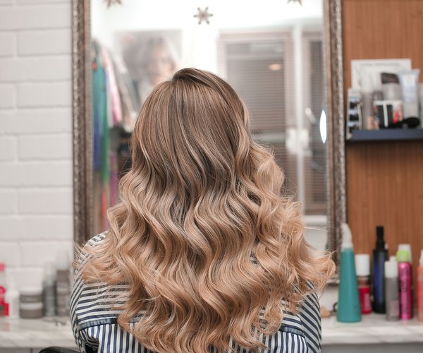 Shampoo mit Silikon: Ist es wirklich so schlecht für deine Haare?