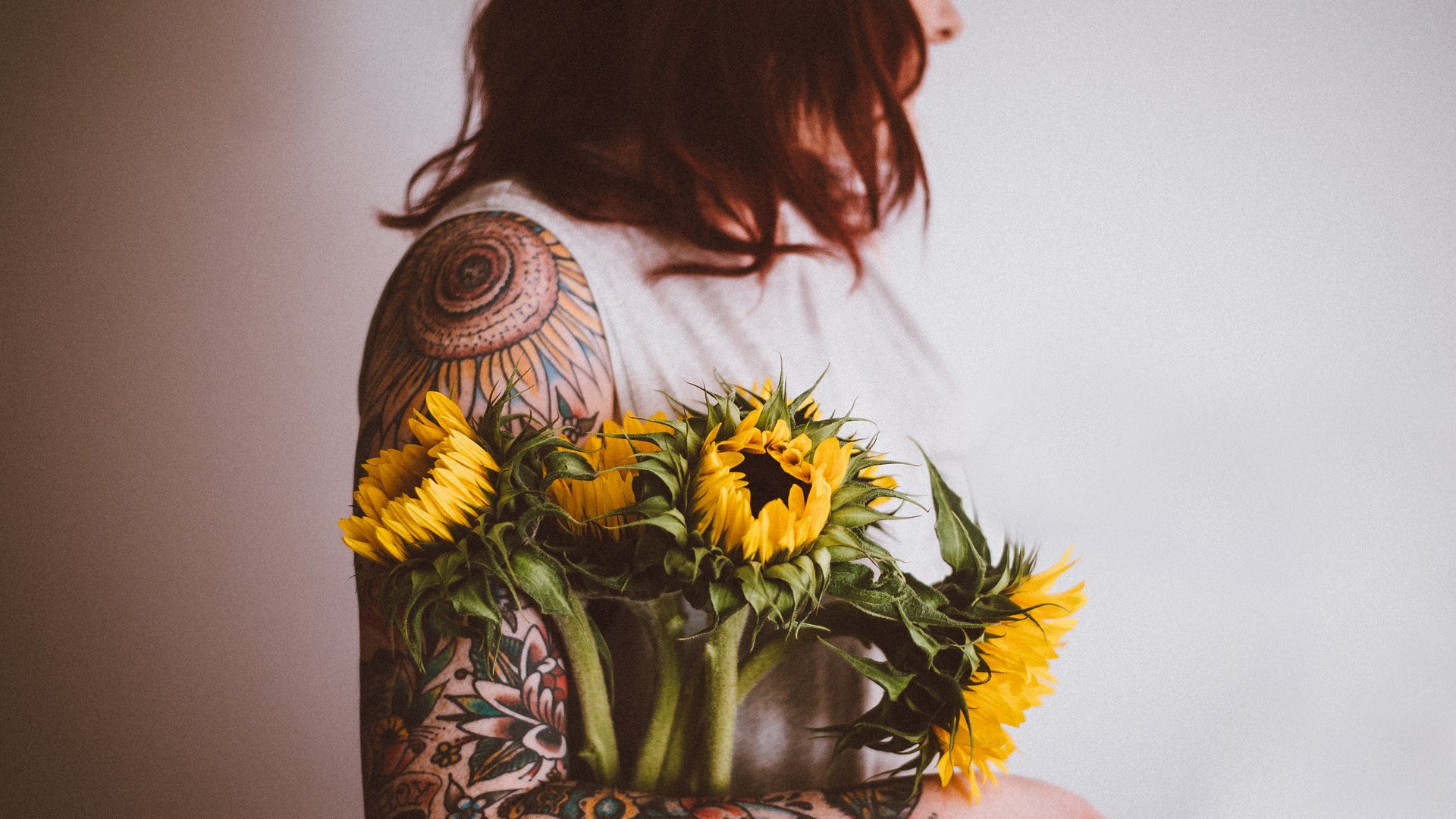 Blumen-Tattoos: 17 außergewöhnliche florale Vorlagen + Bedeutung