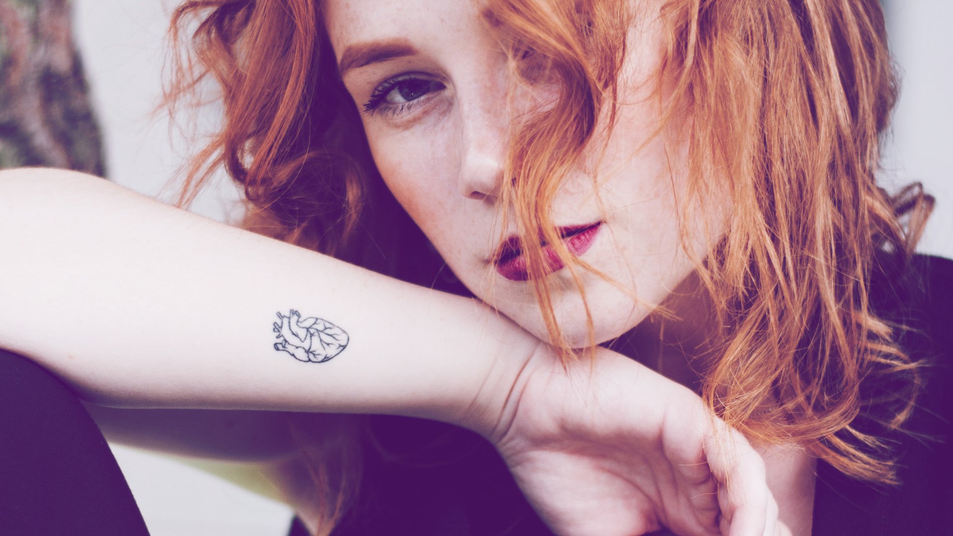 Stick and Poke Tattoo: So kannst du kleine Tattoos von Hand selbst stechen