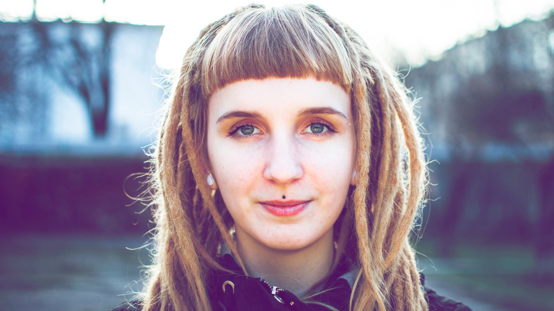 Jestrum Piercing: So einzigartig ist das vertikale Philtrum-Piercing