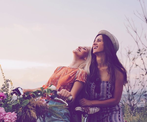 Widder Frau: Eigenschaften, Stärken & Schwächen des Sternzeichens