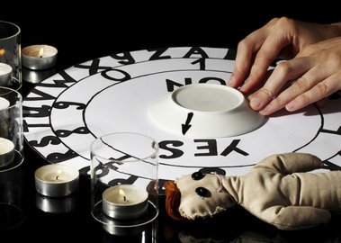 Was ist ein Medium? Vermittler zwischen Mensch und Geist