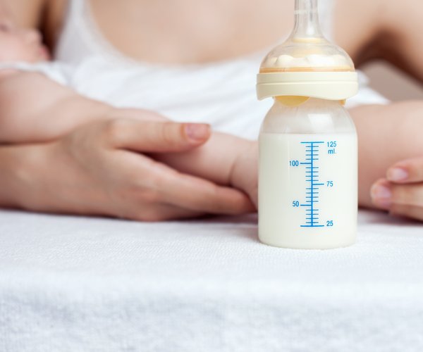 Milchbildung: So kannst du die Produktion der Muttermilch anregen