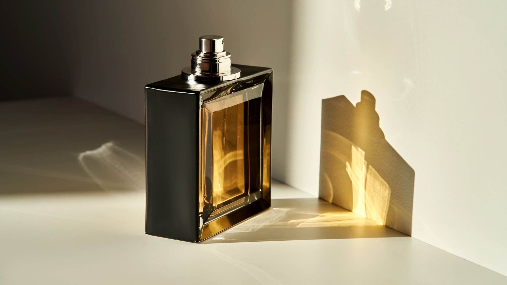 Must-haves für Männer: Diese Parfums von dm sind jetzt im Trend