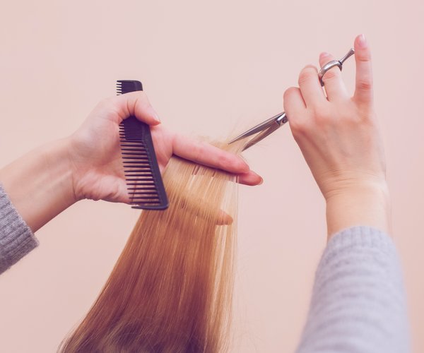 Kaputte Haare: So rettest du deine Haare auch ohne Schere!