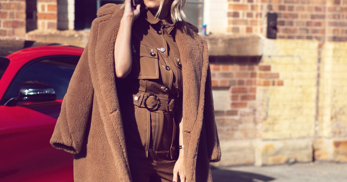 Trendfarbe Toffee: Diese Nuancen erobern jetzt die Modewelt!