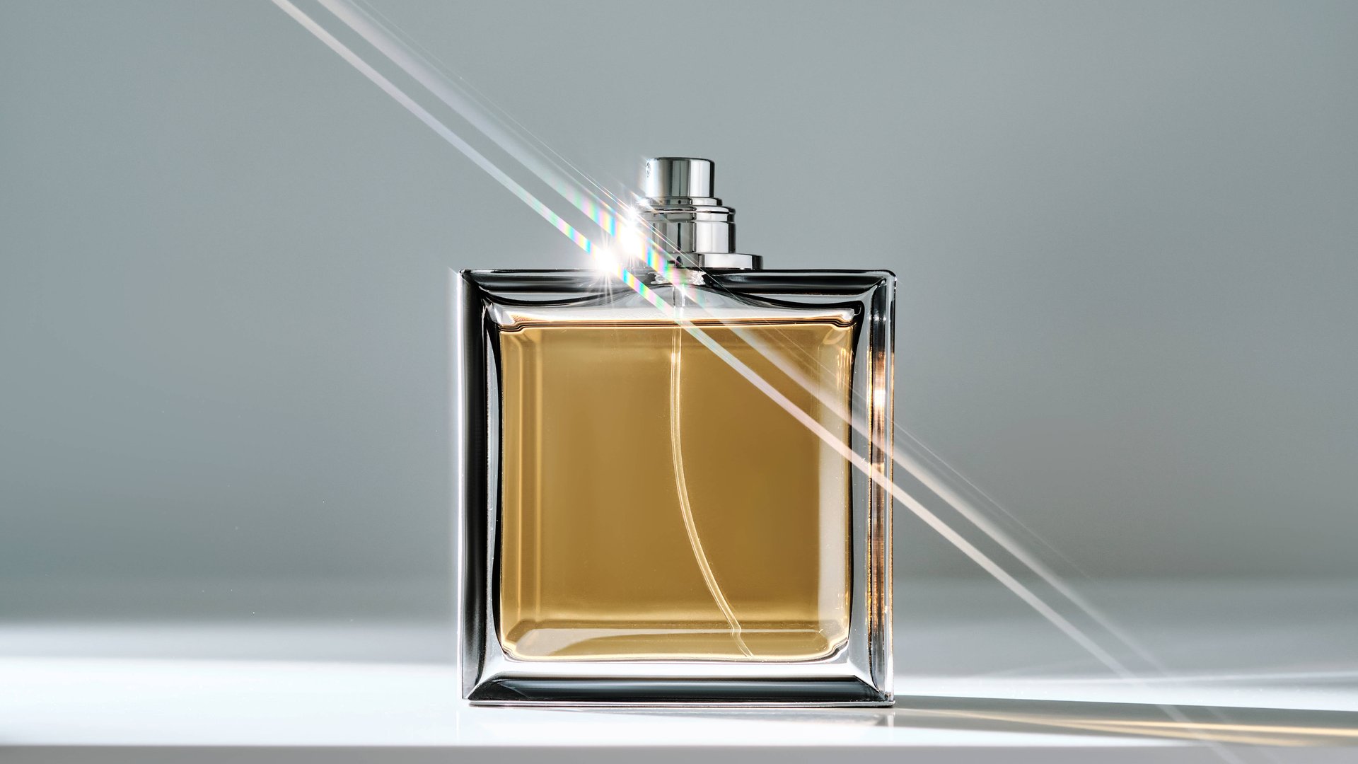 Verführt von Blüten: Das neue dm-Parfum zaubert eine blumige ...