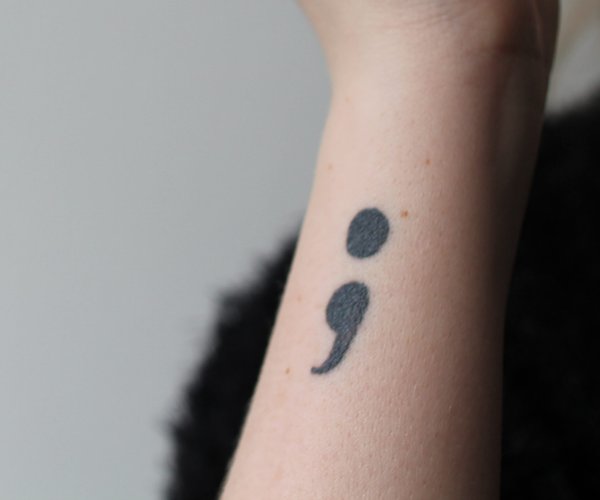 Venushügel-Tattoos: 7 aufregende Beispiele für die intime Tätowierung