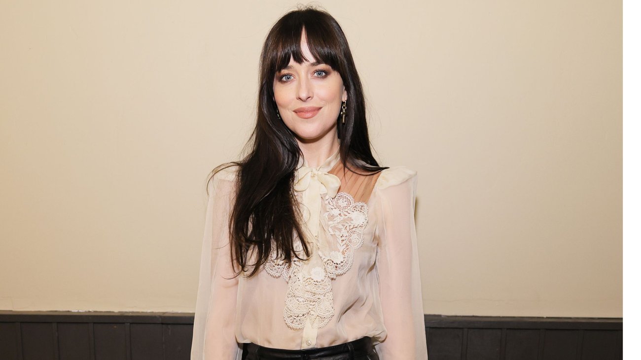 Half Moon Bangs: Die schönste Trend-Frisur im Winter