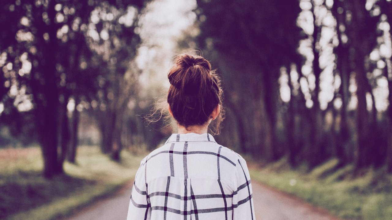 Messy Bun Anleitung: Mit diesen Schritten stylst du ihn perfekt Messy Bun Anleitung: Mit diesen Schritten stylst du ihn perfekt