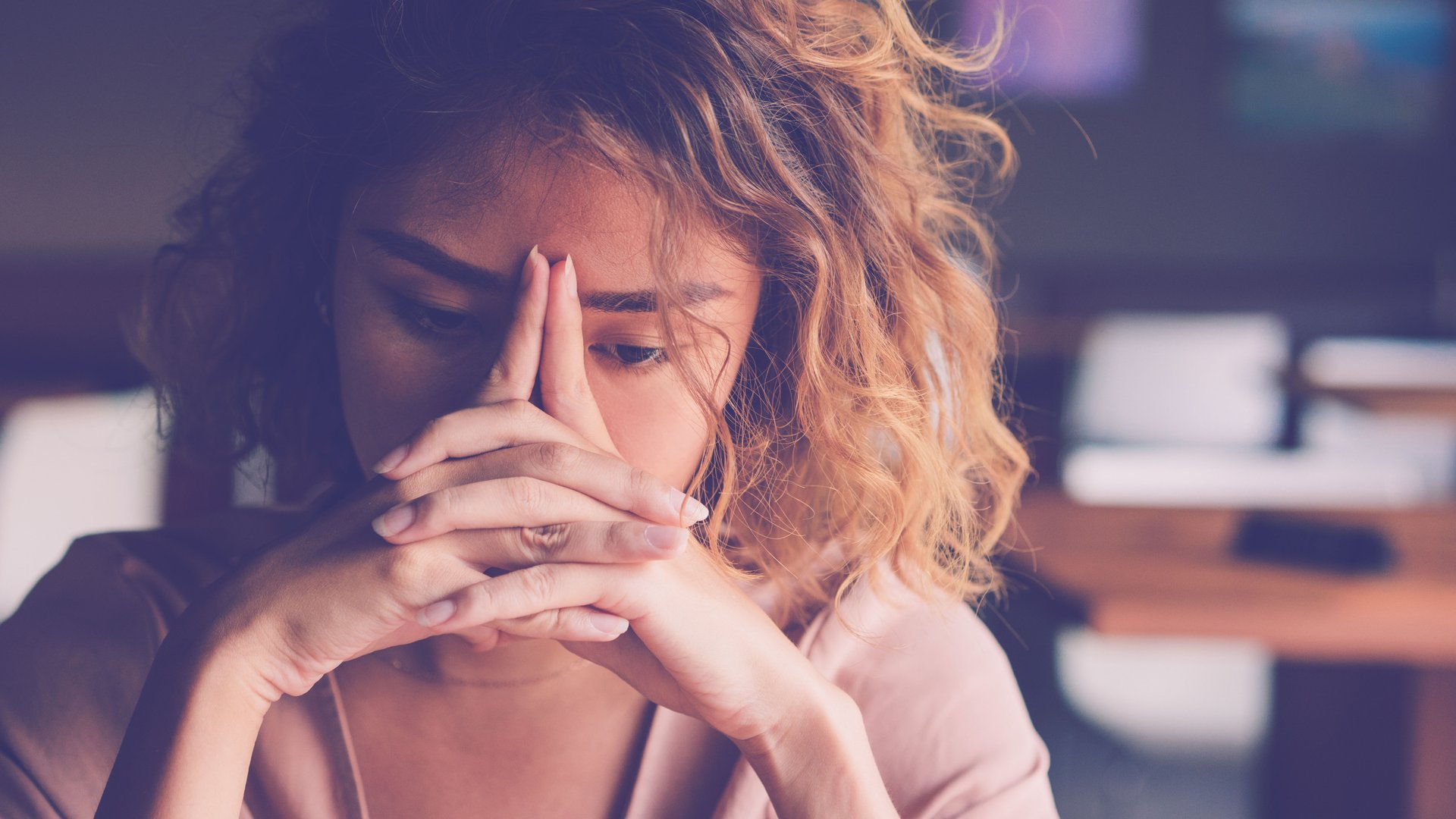 Psychologie: 10 Dinge, die dich unglücklich machen und die du trotzdem ...