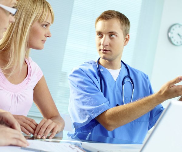 Verklebte Eileiter: Symptome, Ursachen und Behandlung