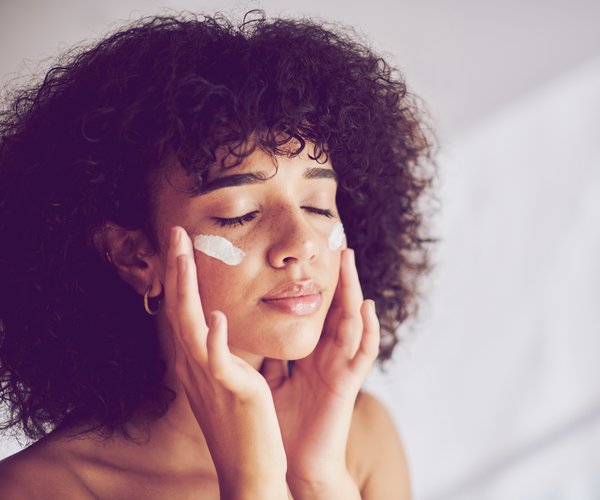 Venushügel-Tattoos: 7 aufregende Beispiele für die intime Tätowierung