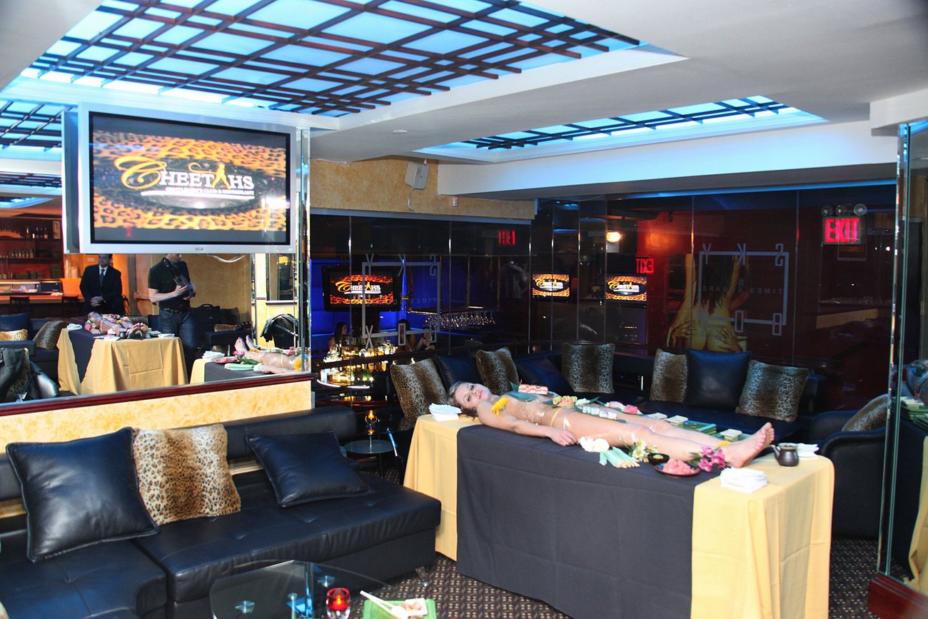 Body Sushi: Essen von nackten Frauenkörpern