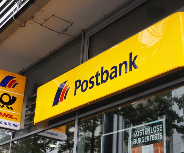 So findest du einen Postbank Einzahlungsautomat in der Nähe