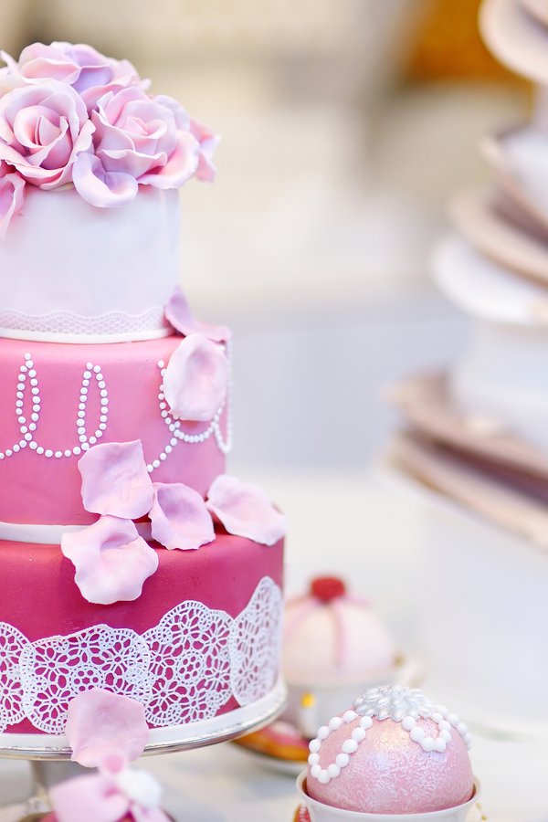 So kannst Du eine Fondant-Torte selber machen | desired.de