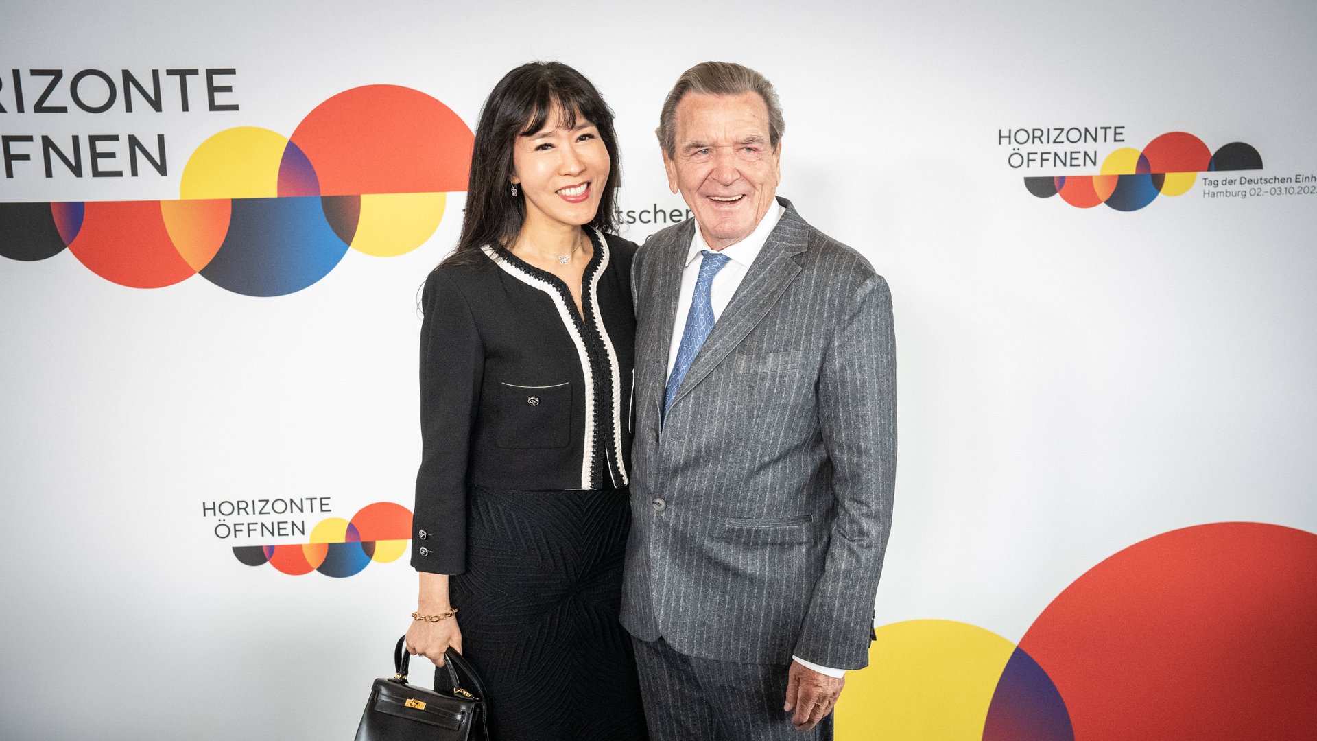 Gerhard Schröders Frau: Wer ist die Frau an der Seite des Altkanzlers?