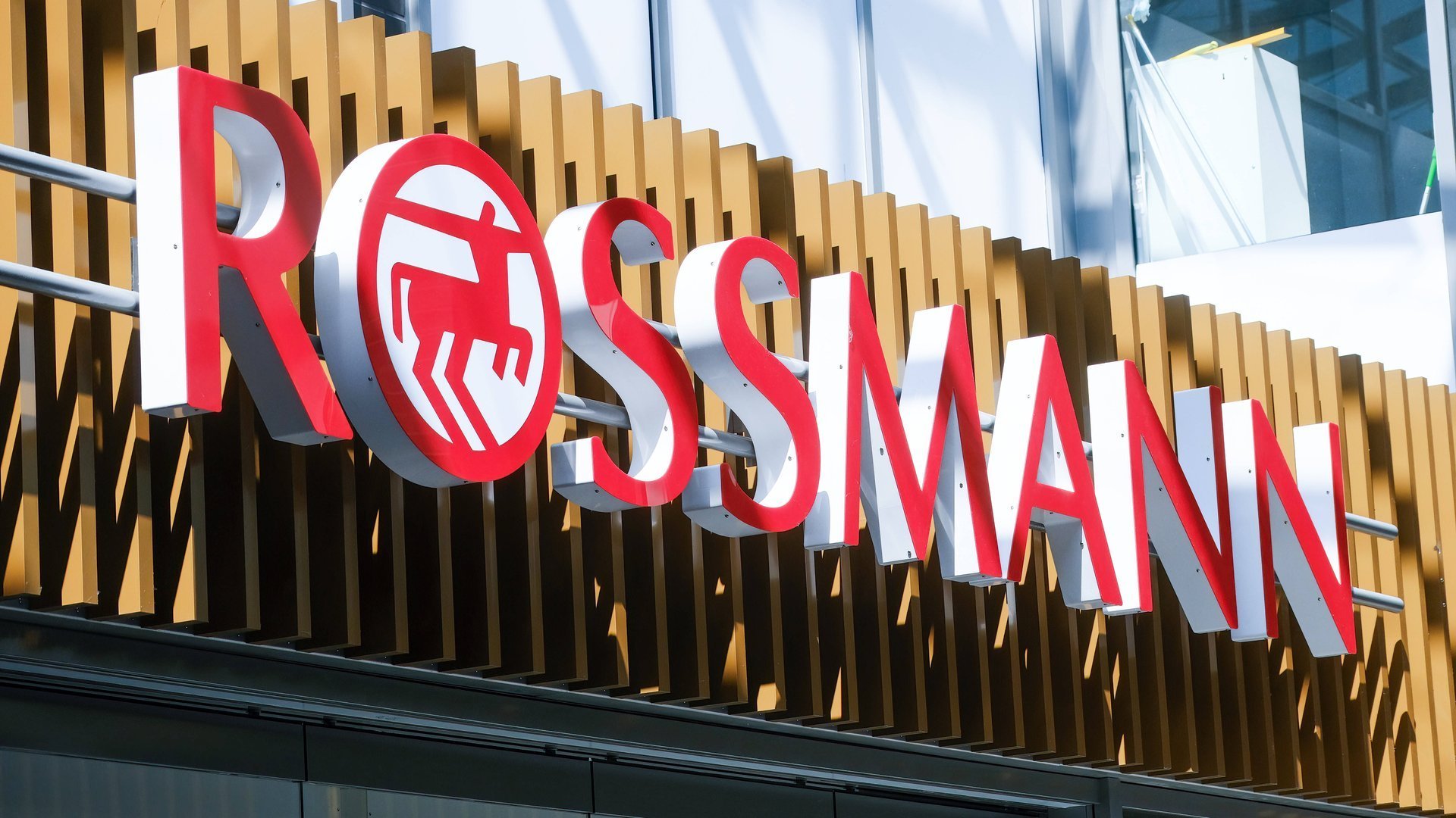 Du brauchst mehr Me-Time? Die LED-Wellnesslampe von Rossmann sorgt für ...