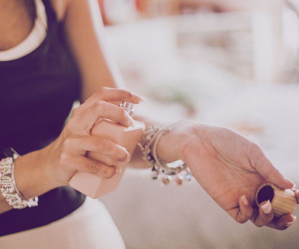 Venushügel-Tattoos: 7 aufregende Beispiele für die intime Tätowierung