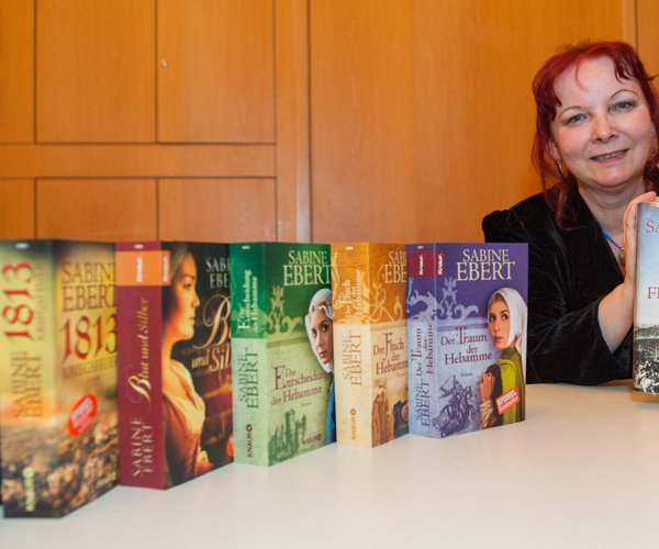 Agatha Christie: In dieser Reihenfolge musst du die Hercule-Poirot ...