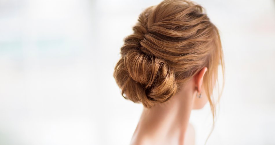 Traumhafte Ballfrisuren für den Abschlussball – von klassisch bis modern