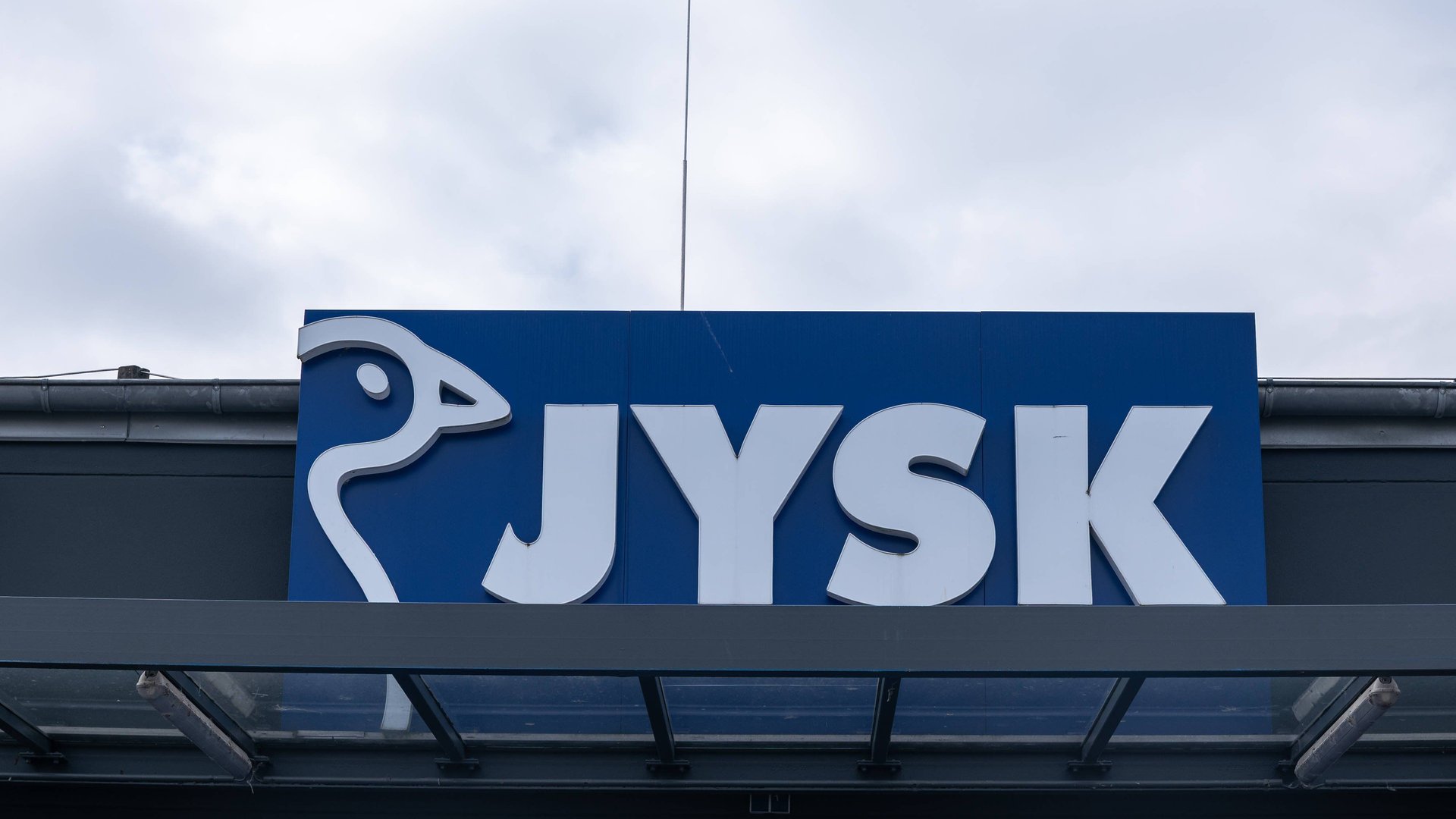 Dieser runde JYSK Esstisch passt ideal in offene Wohnbereiche