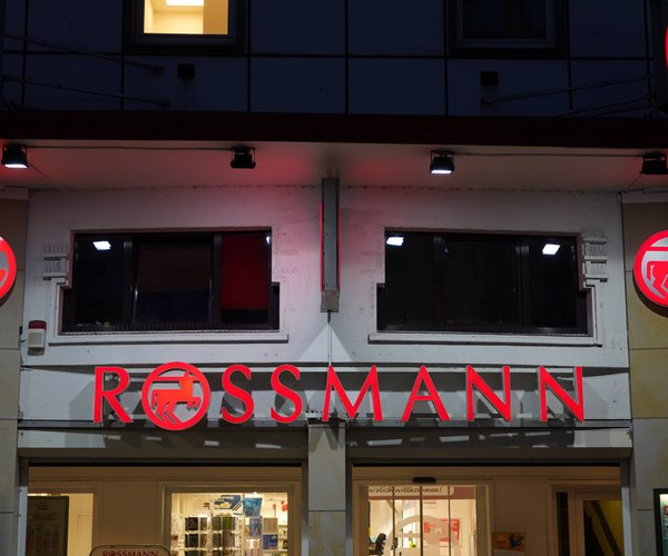 Isana: Welcher Hersteller steckt hinter der Rossmann-Eigenmarke?
