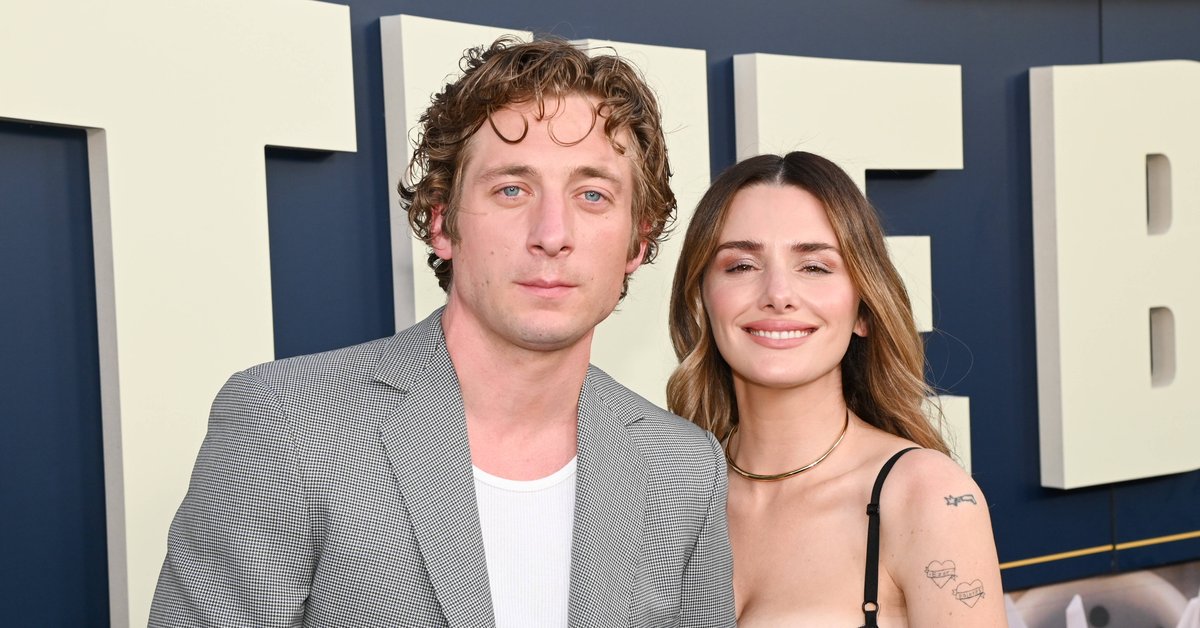 Jeremy Allen Whites Freundin: Wer ist die Frau an seiner Seite?
