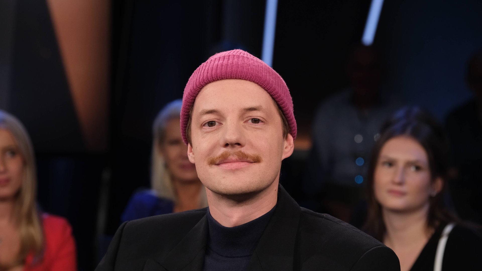 Merlin Sandmeyers Freundin: Wer ist die Frau an der Seite des ...