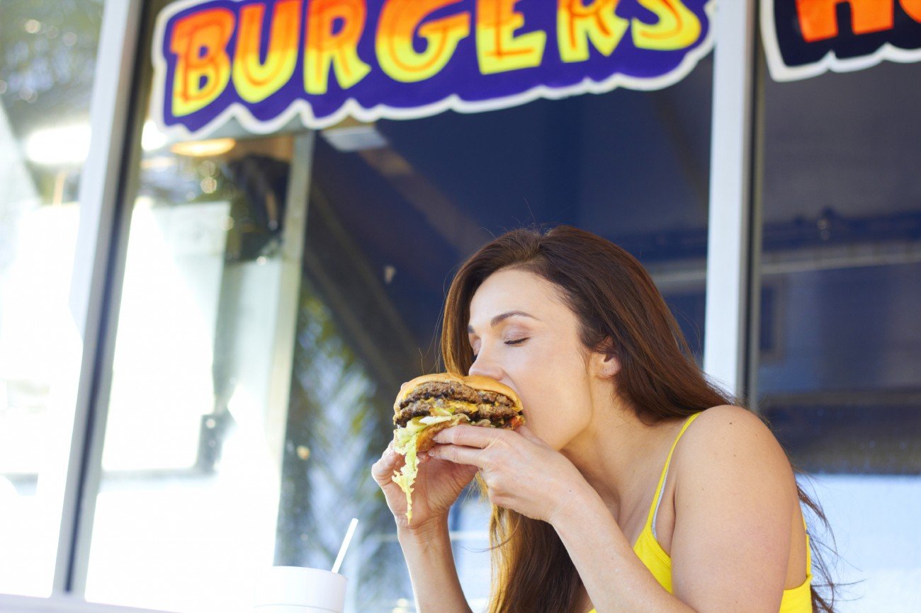 Was ist Binge Eating? Alle Fakten zur verbreiteten Essstörung