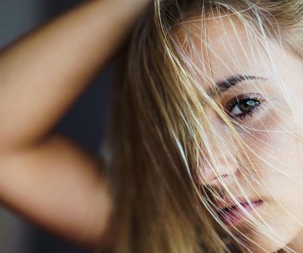 Shampoo mit Silikon: Ist es wirklich so schlecht für deine Haare?