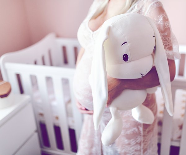 Mehrlingsschwangerschaft: Wie entsteht sie und welche Risiken gibt es?