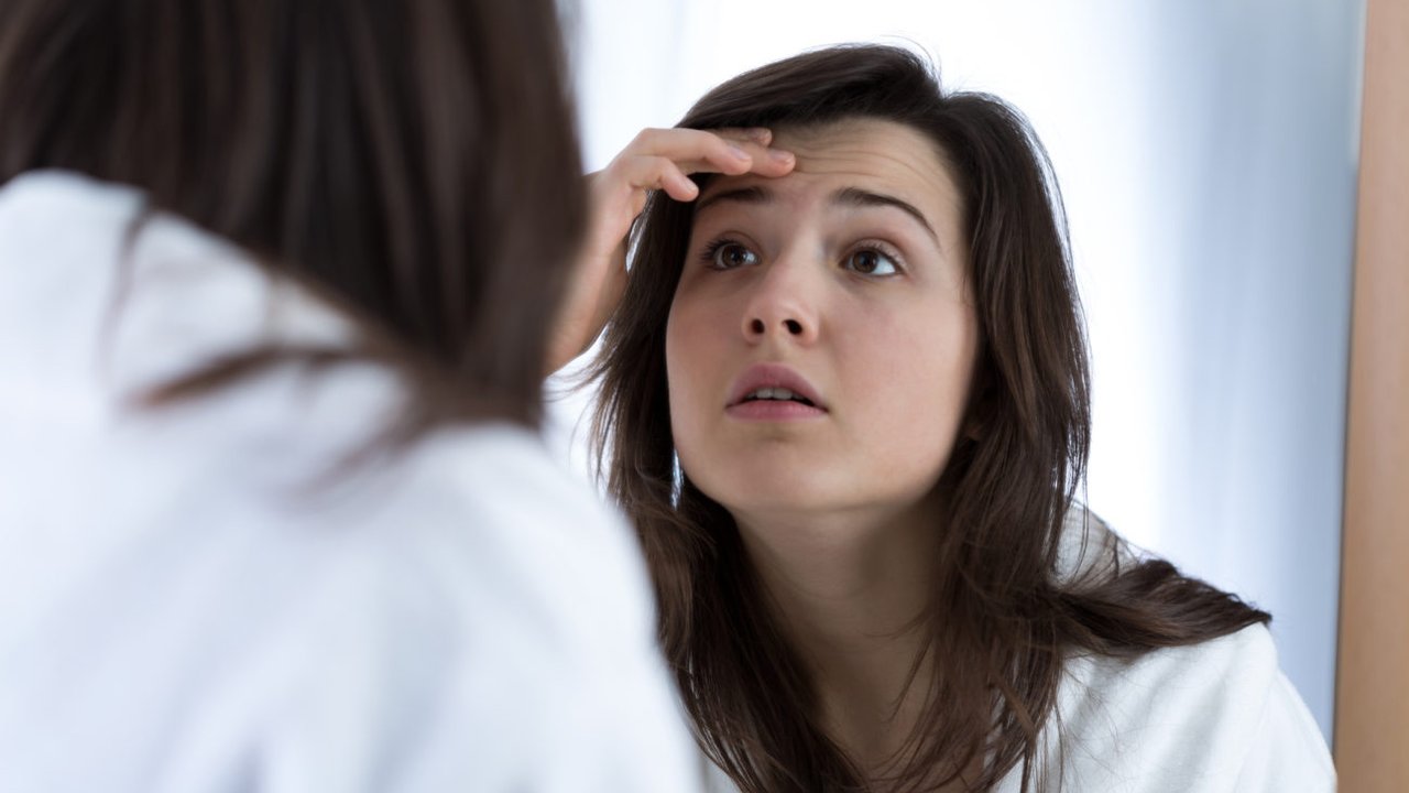 Stirnfalten: Was tun gegen die Runzeln? 5 Tipps