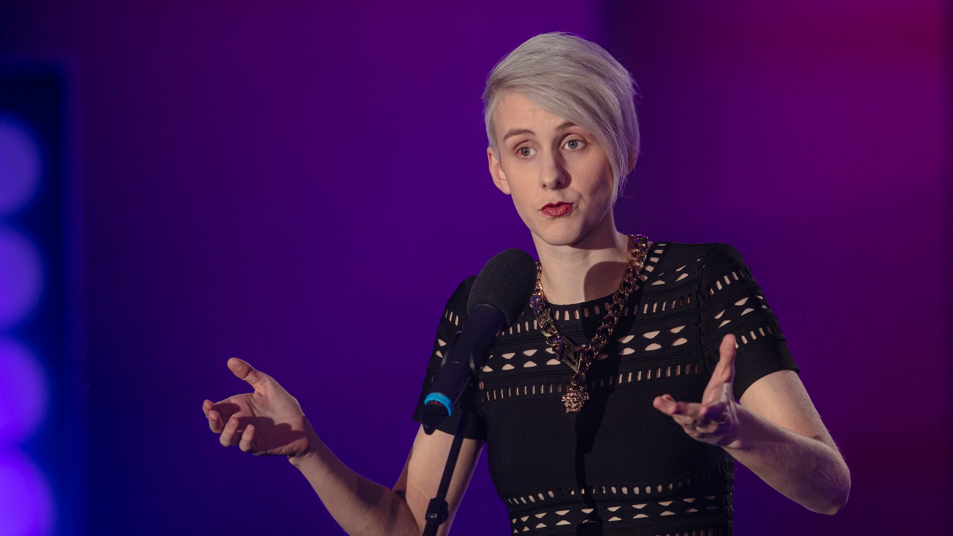 Lisa Eckhart: Hat die Kabarettistin einen Mann an ihrer Seite?