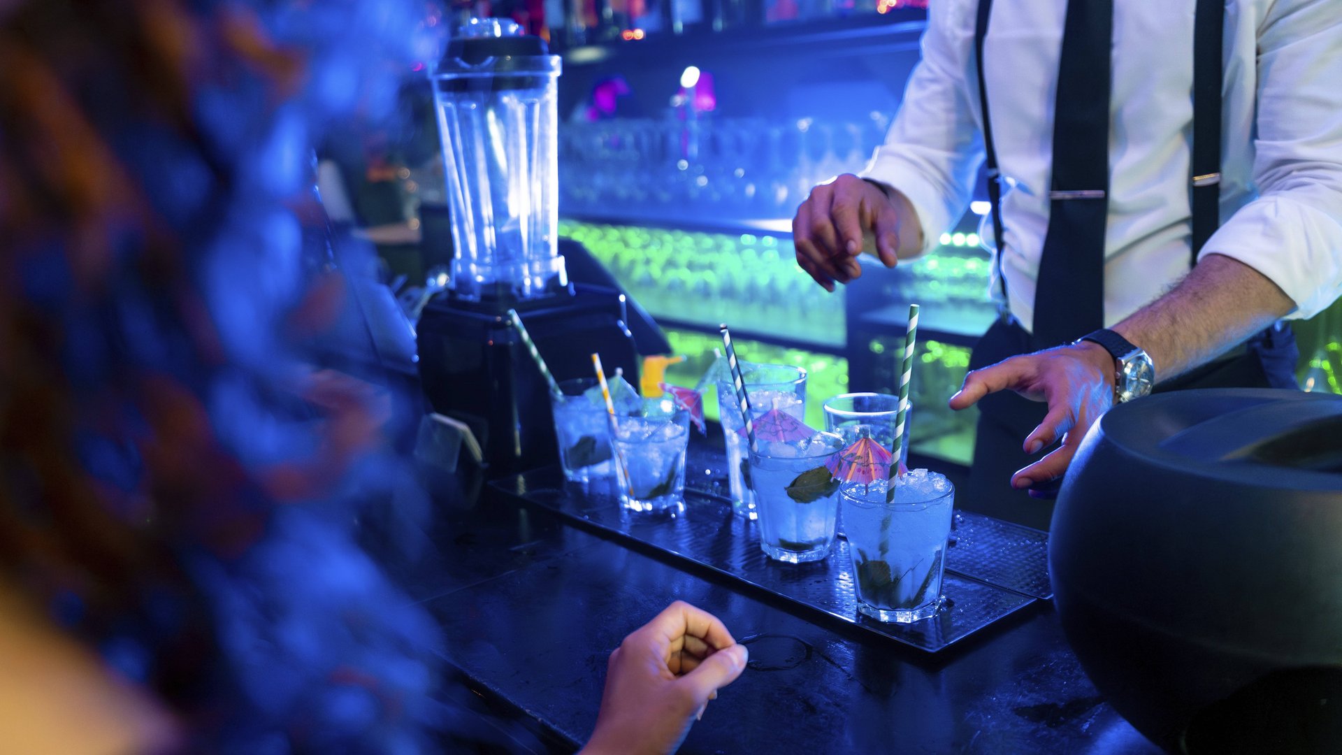 Wie viel Trinkgeld an der Bar wirklich üblich ist
